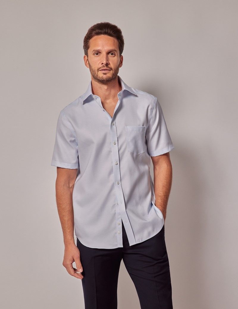 Men's Non-Iron Blue Tailored Short Sleeve Shirt – Chest Pocket | Hawes ...