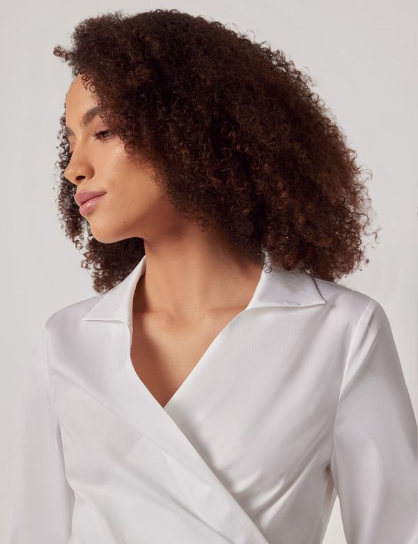 Women's White Cotton Stretch Wrap Boutique Shirt | Hawes & Curtis