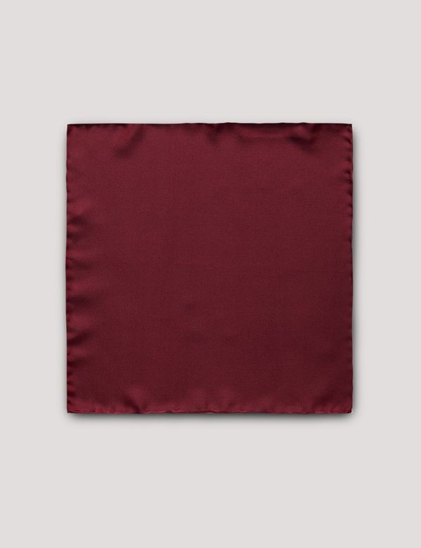Men's Red Plain Silk Pocket Square | Hawes and Curtis
