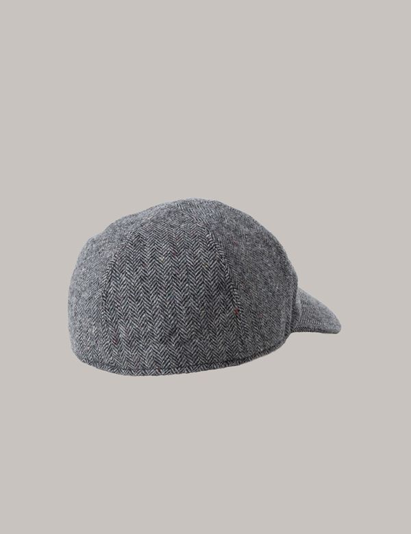 Men's Grey Herringbone Lambswool Cap | Hawes and Curtis