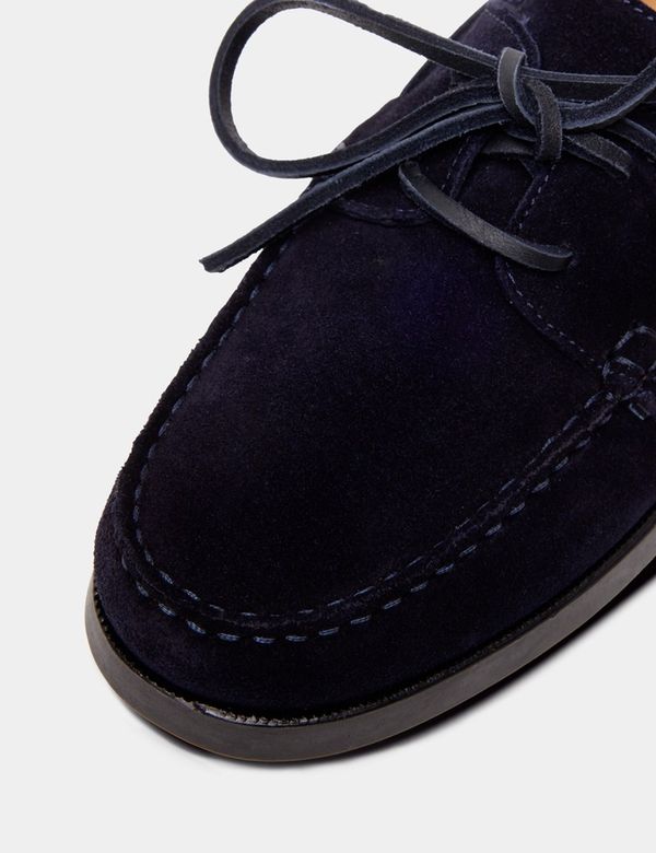 Men's Navy Italian Suede Boat Shoe | Hawes & Curtis